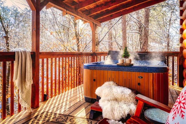 Perfect Family Cabin: Hot Tub, Game Rooms, Theater - Douglas Lake, TN