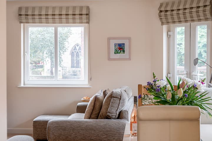 4 Crambeck Court  - Sleeps 4 Guests  In 2 Bedrooms - York