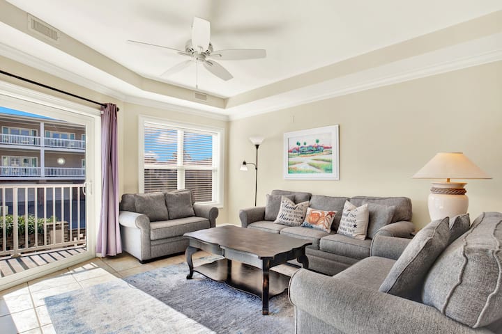 Beachside Condo With Oceanviews & Resort Amenities - Tybee Island, GA