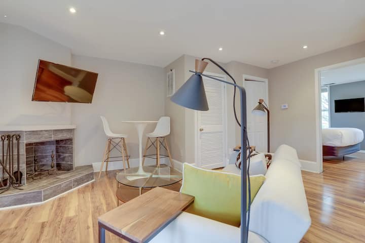 Sojourn Penthouse With Private Patio - Washington D. C., DC