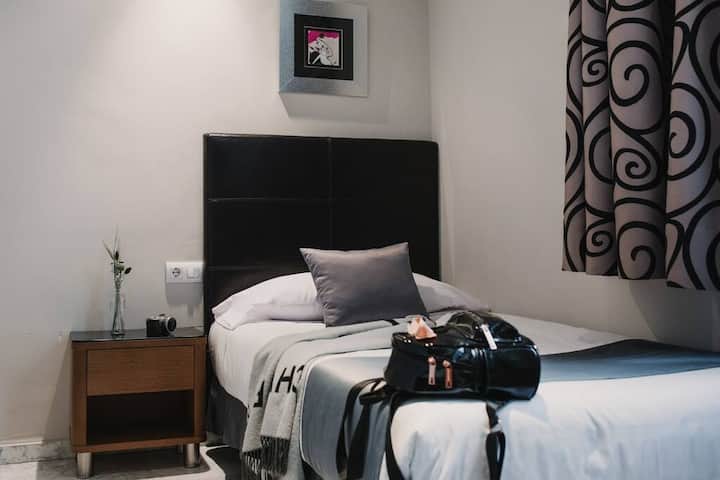 Apartment With Private Terrace In The City Centre - Valencia