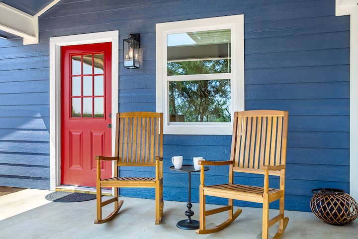 The Cabin At Cherry Oak | Close To Town | Full Kitchen | Hot Tub - Fredericksburg, TX