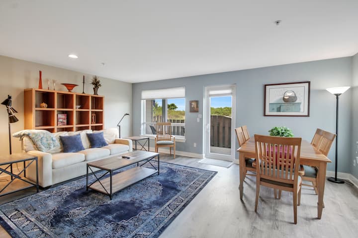 1018 - Pet Friendly Close To Pool & Hot Tub - Westport