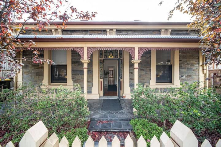 Irma's Placea Historic Garden Cottage - Adelaide