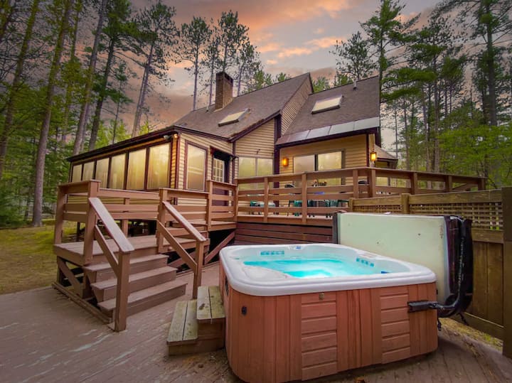 N. Conway Home Borders State Forest Hikingtrails - Conway, NH