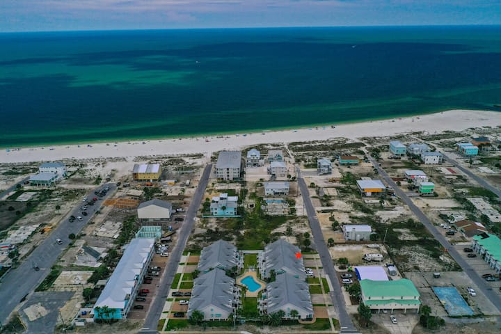 Peaceful Easy Feeling! Gulf Views, Community Pool - Mexico Beach, FL