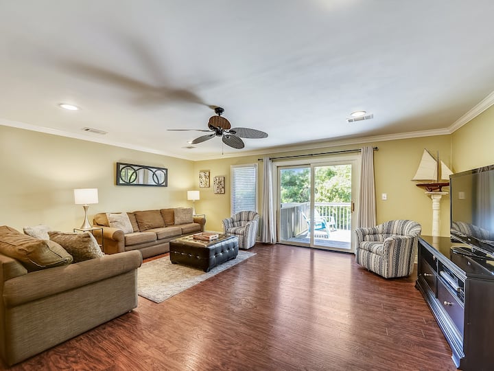 675 Queens Grant ~ Pup Friendly Townhome | Short - Hilton Head Island, SC