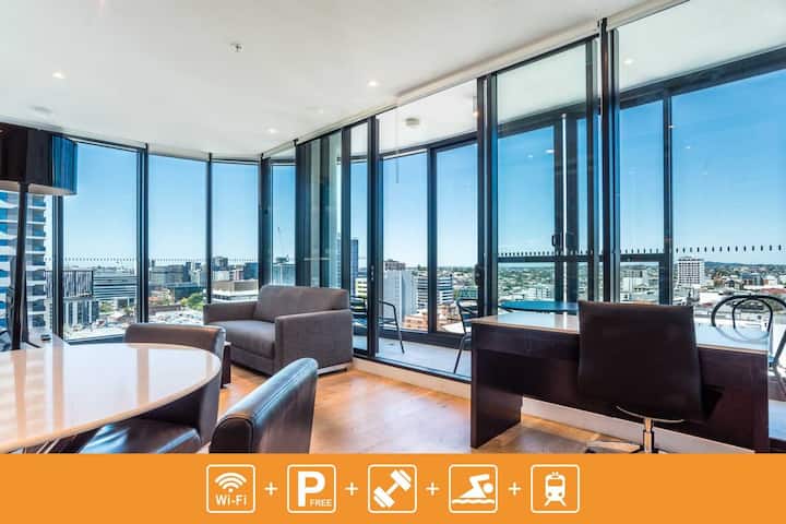 Inner City 2 Bedroom Apartment With Parking - Brisbane
