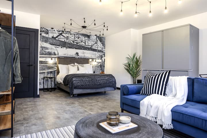 Mash Tanks: Deluxe Studio W/city Views - Edinburgh