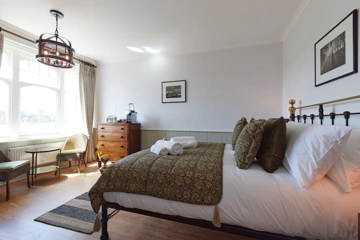 Room 3 | Family Suite - Blakeney