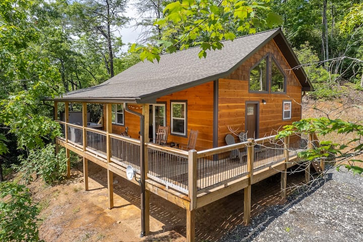 Lazy Laurel - Bryson City, NC