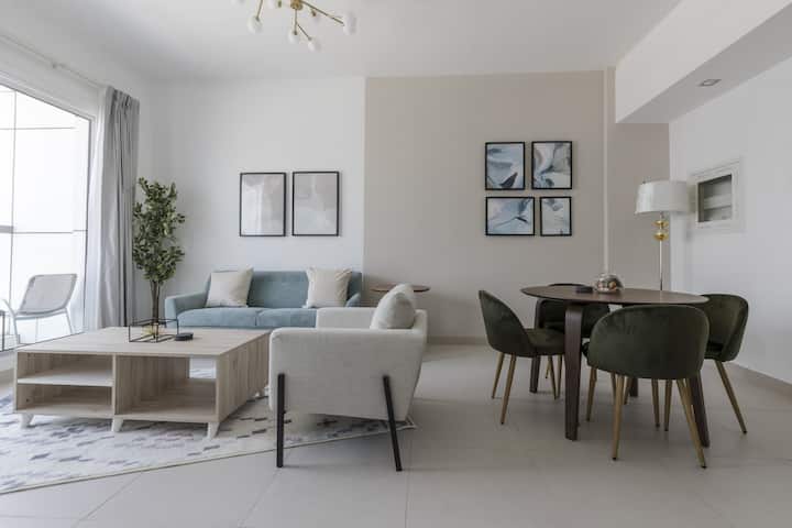 Unique 2 Bdr | Balcony | Jvc | Near Circle Mall - Dubai