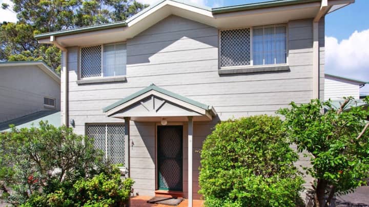 Short Stroll To Myall River - Tea Gardens