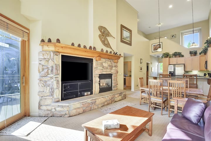 Mammoth Green 213: Pet Friendly, Walking To Eagle - Mammoth Lakes