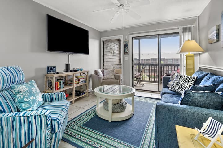 Pool View Condo - Location And Amenities Galore! - North Myrtle Beach, SC