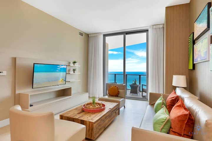 Hollywood Beachfront Apt, Amazing View & Amenities - Hallandale Beach, FL