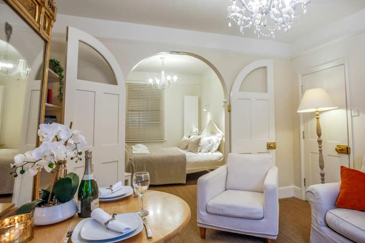 Luxury Boutique 'Duchess Suite' In Historic Centre - Cambridge