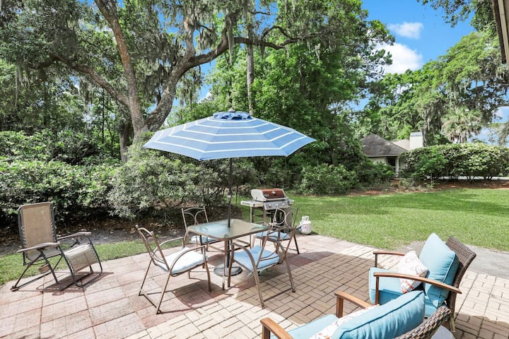 Harbour Town Golf Links View With Community Pool! - Bluffton, SC