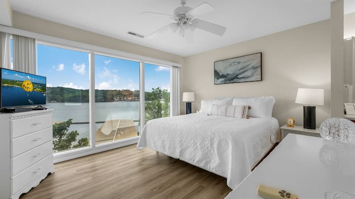 Lakefront Retreat, Near Margaritaville, Stunning V - Sunrise Beach, MO