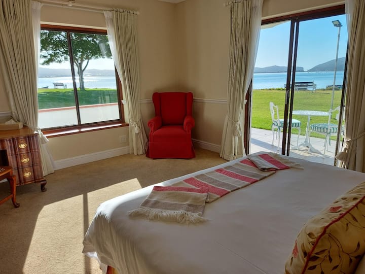 St James Of Knysna - Deluxe Lake Facing Suite - Knysna