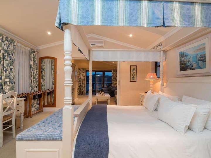 St James Of Knysna - Superior Lake Facing Suite - Knysna