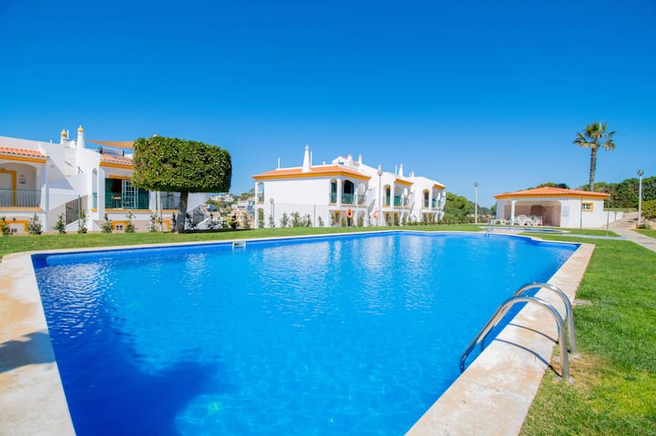 Lily Fabulous 1 Bed Apt With Roof Terrace & Pool - Lagoa