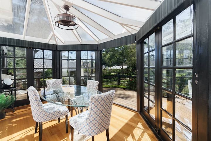 Bryn-y-mor Cottage/ Romantic / Fireplace/couples - Wentworth Falls