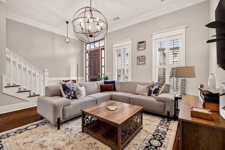 Inviting Garden Level Condo Near Forsyth Park By Lucky Savannah - Pooler, GA