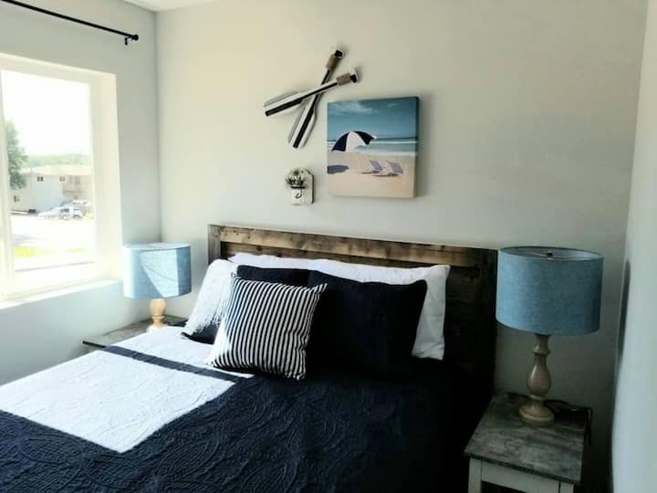 Stay Suites-sunset 2 Q Beds-316 Hwy 71 In Ap - Okoboji, IA