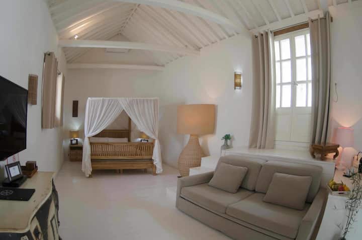 Silos 19 Suites. Loft Suite - Tarifa