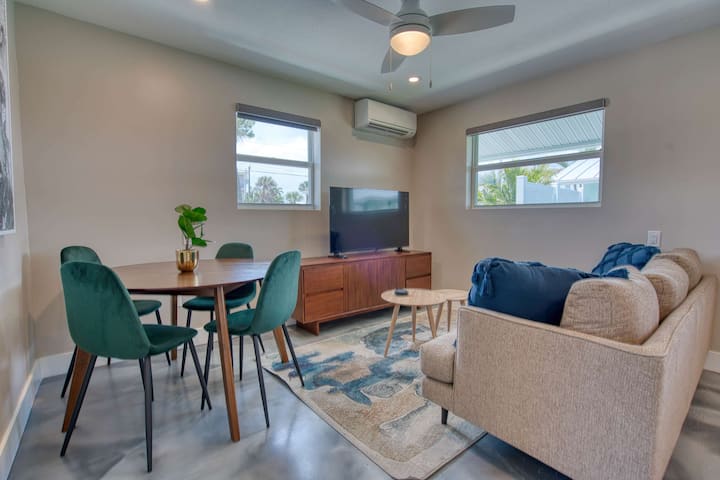 Mango Street Inn Suite 3 - Fort Myers Beach, FL