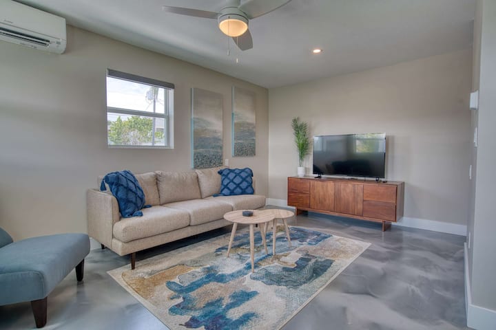 Mango Street Inn Suite 5 - Fort Myers Beach, FL