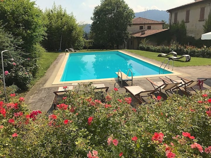 Mezmerizing Vacation Villa With Swimming Pool - Iseo