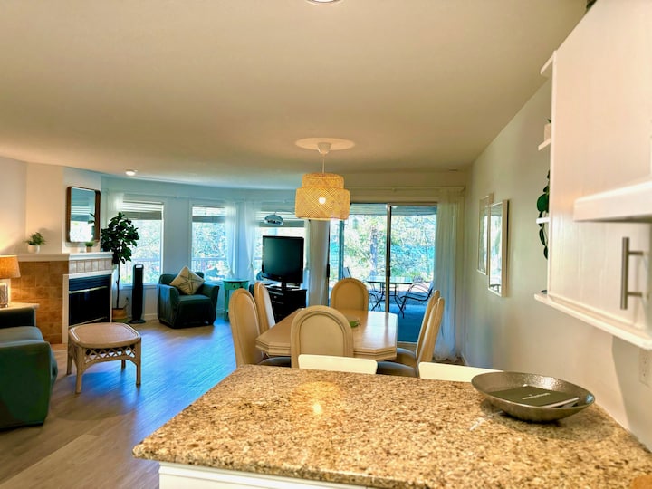 Heron's Landing - 1bdrm - Oceanside - Full Kitchen - Parksville