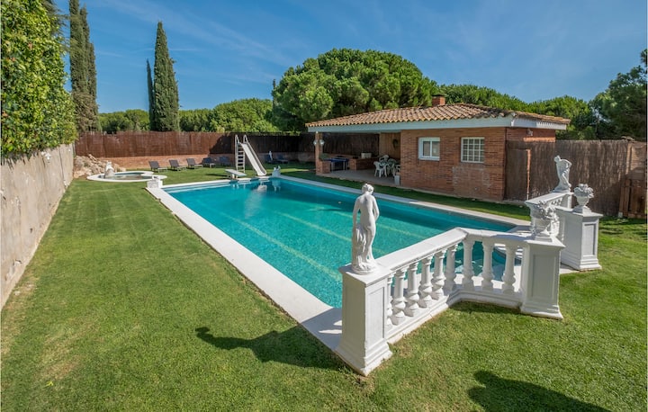 Nice Home In Sant Andreu De Llavaneres - Mataró