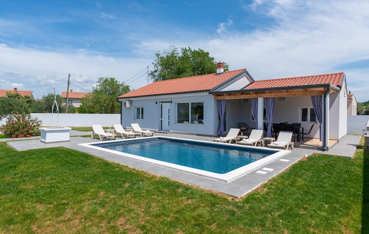 Holiday House Ori With Private Pool - Fažana