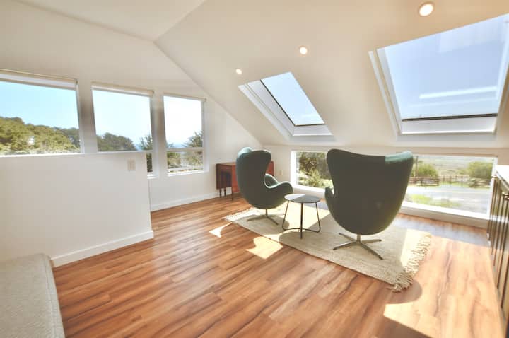 Little Dachita: Beach Loft On The Mendocino Coast - Gualala, CA