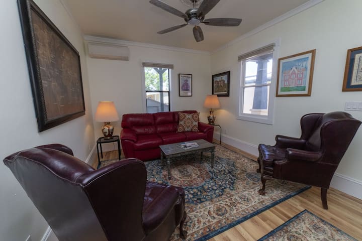 *Charming *Walk To Historic Downtown *Bbq *Tv - Arizona
