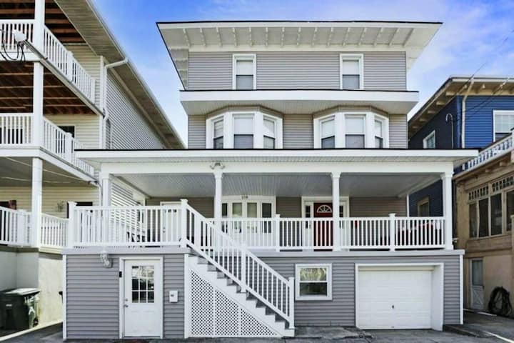 All New Beach Block Bartram Beach Tower - 8bd Home - Atlantic City, NJ