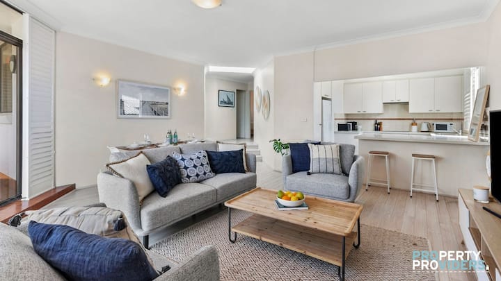 Beachside Retreat With Parking In Manly - 맨리