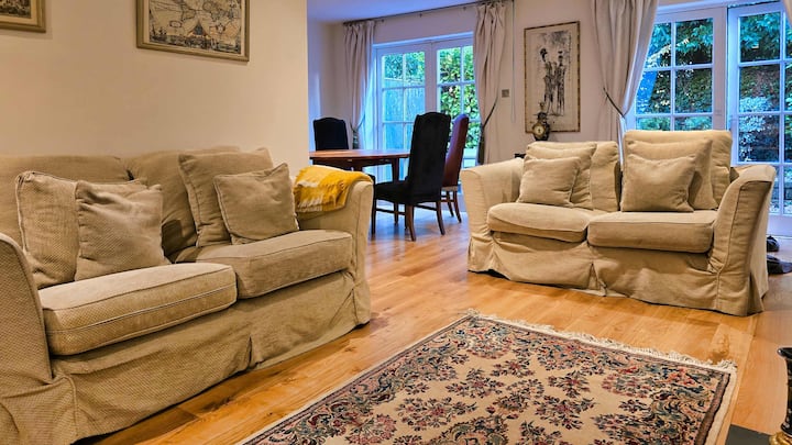Period Character With Modern Comforts In Monkstown - Dublin