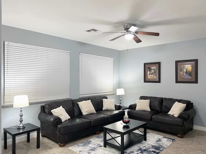 Unique! 3br Townhouse With Community Pool - Tempe, AZ