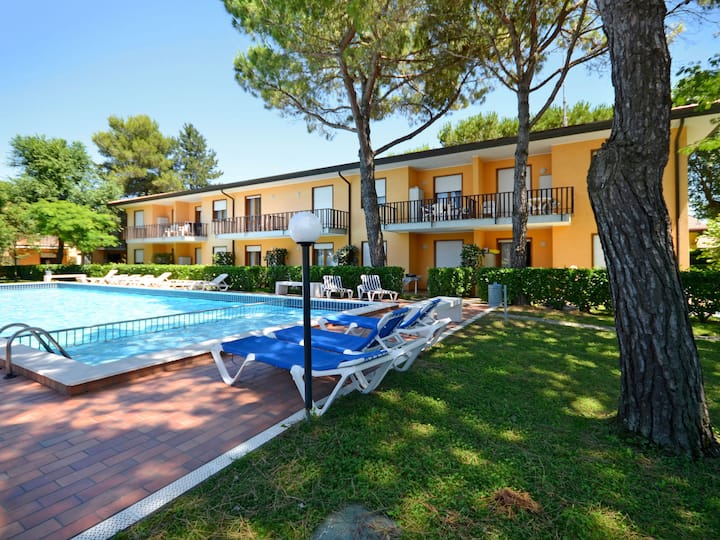 Elegante Appartamento Per 6 Ospiti Con Piscina, Wifi, A/c, Tv, Balcone E Animali Ammessi - Bibione