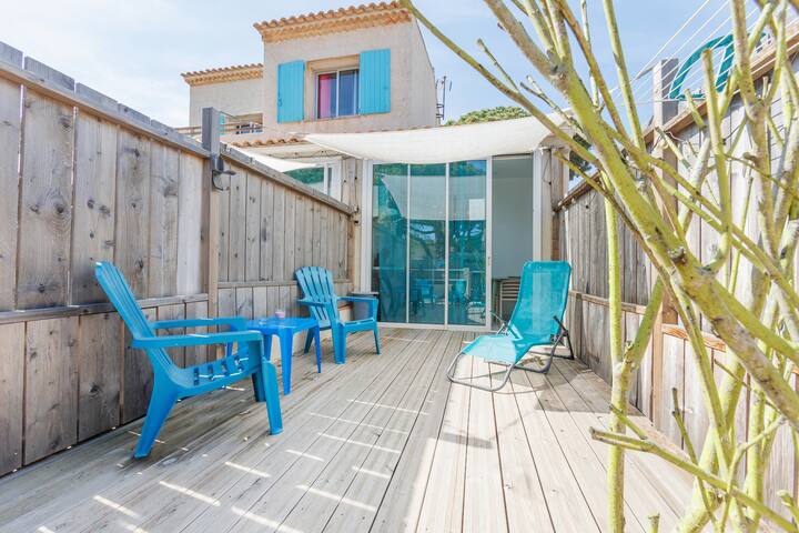 Charmant Petit T1bis Terrasse Privée Plage à 100m - Plage de l'Almanarre