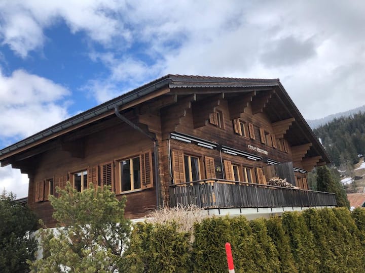 Newly Renovated 3br Apartment With Beautiful Views - Rougemont