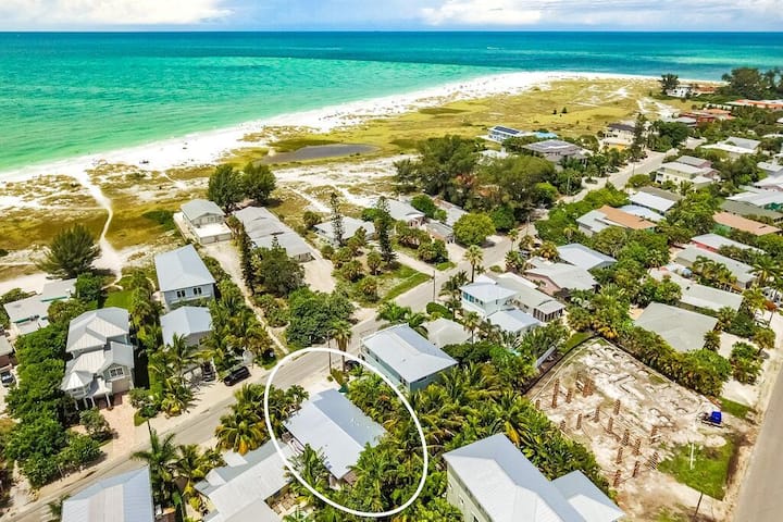 Zen Beach Cottage: Beautiful Ground Level Home Ste - Anna Maria Island, FL