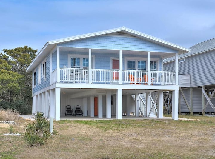 Dolphin Delight: Oceanview Oasis In Oak Island - Oak Island, NC