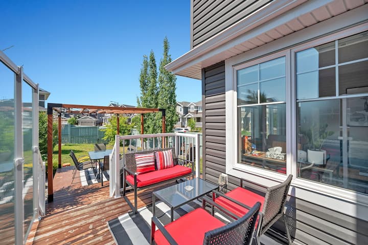 Dora - Large Yard, 4 Bdrms W/central Ac & Gas Bbq - Edmonton