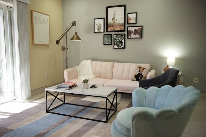 Lovely W/amazing Decor-great Location-2parking Sp - San Jose, CA