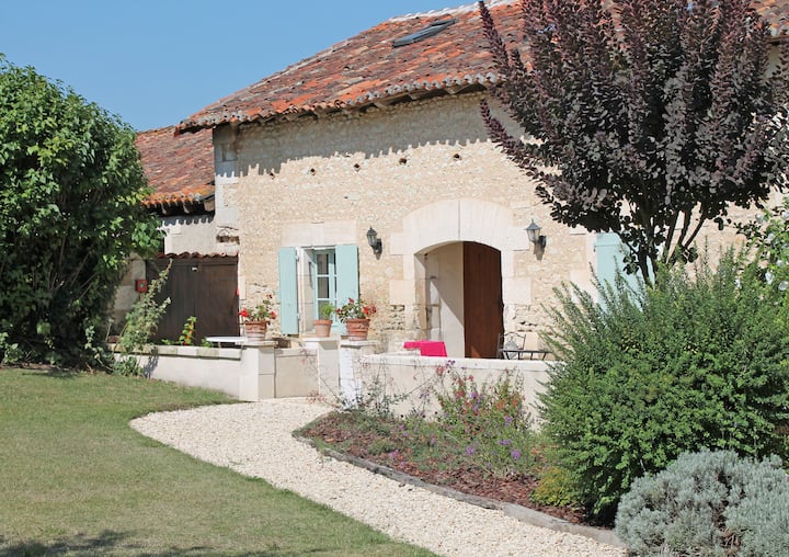 Le Chai At Longeveau - Aubeterre-sur-Dronne